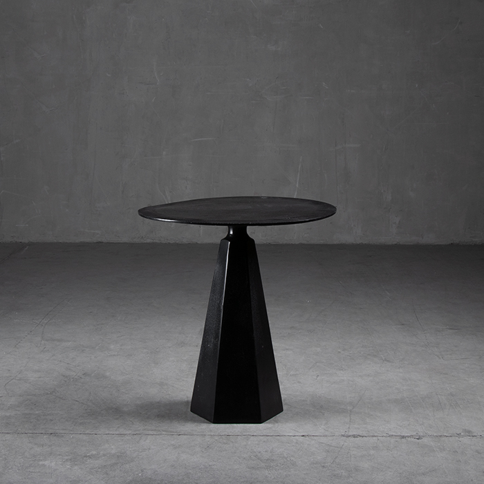 MESA PIRÁMIDE NEGRA III – Area Design