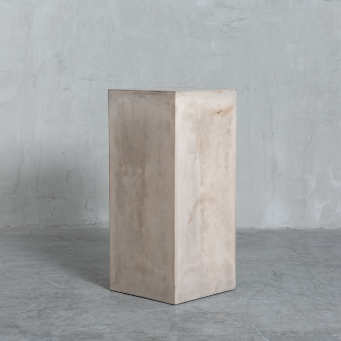 PLINTO GRIS II – Area Design